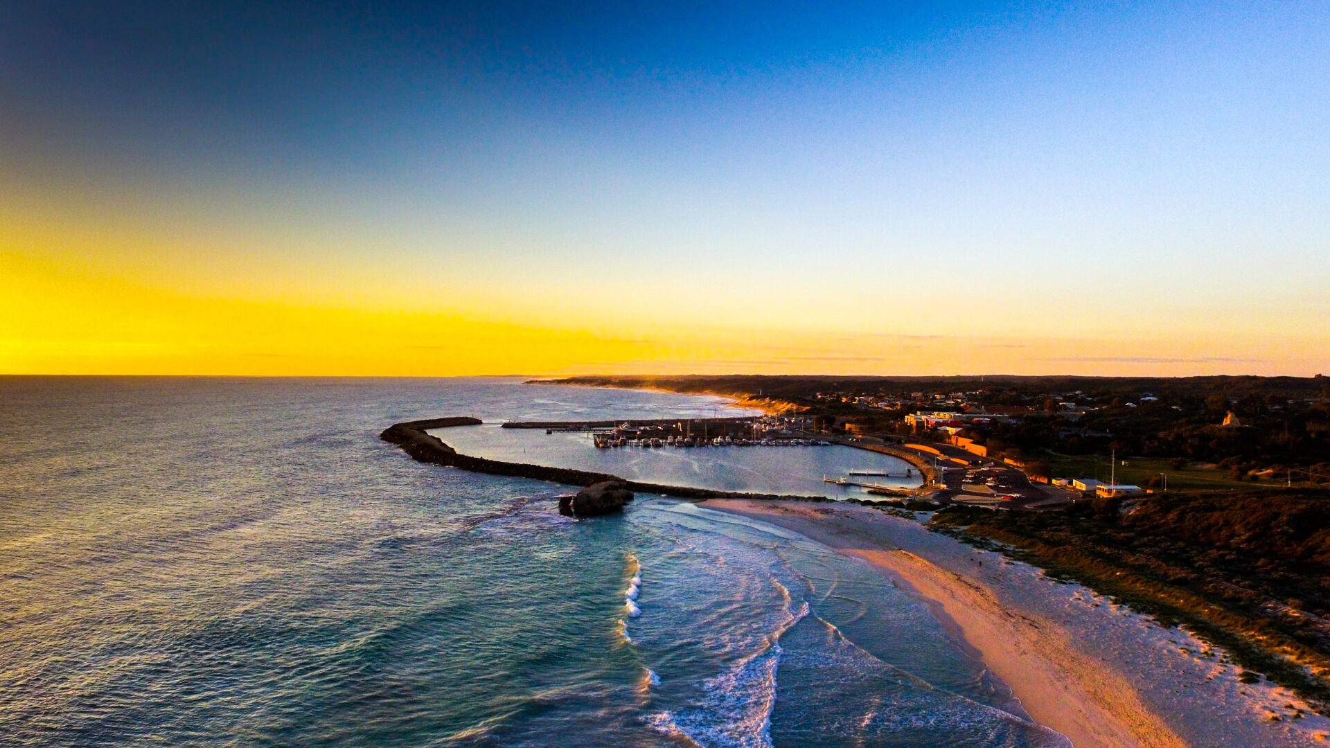 9 Things Only People Who Live By The Beach Understand | Atlantis Beach